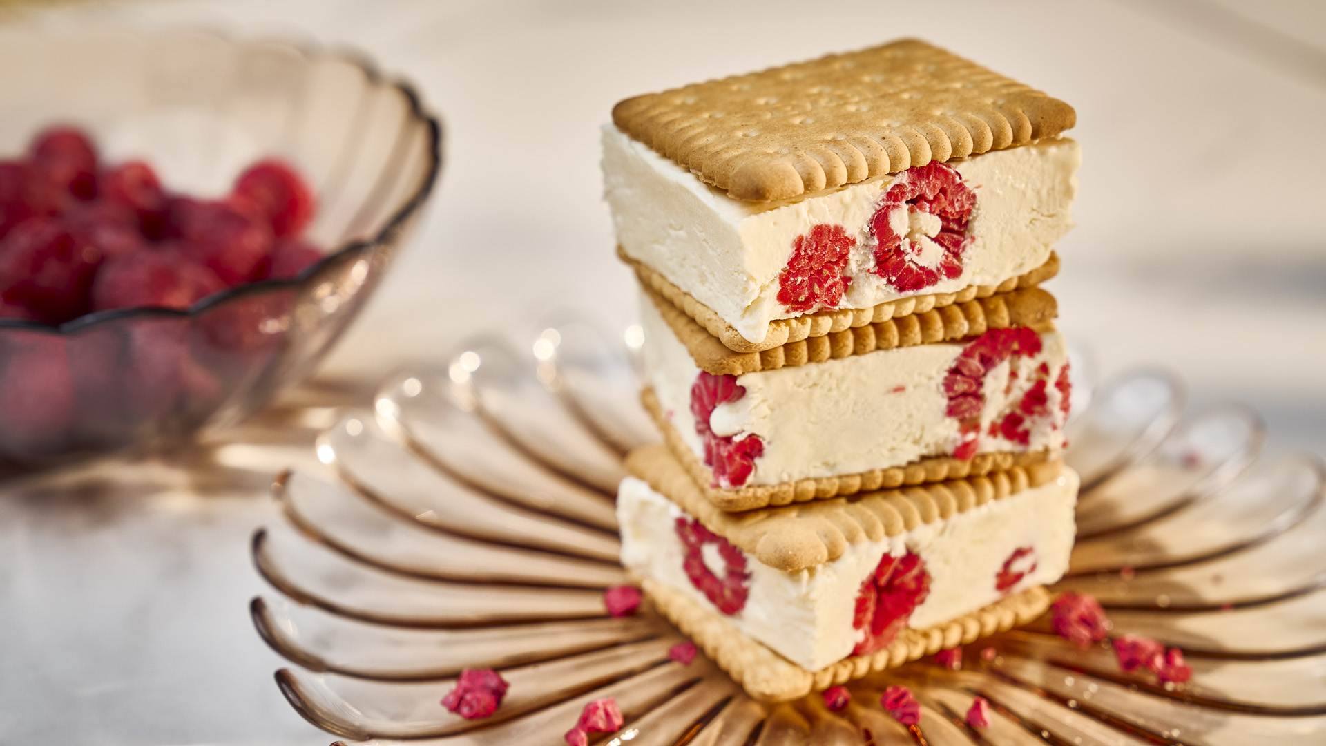 Schnelle Eiscreme Sandwiches mit Frischkäse - Rezept | Arla Foods