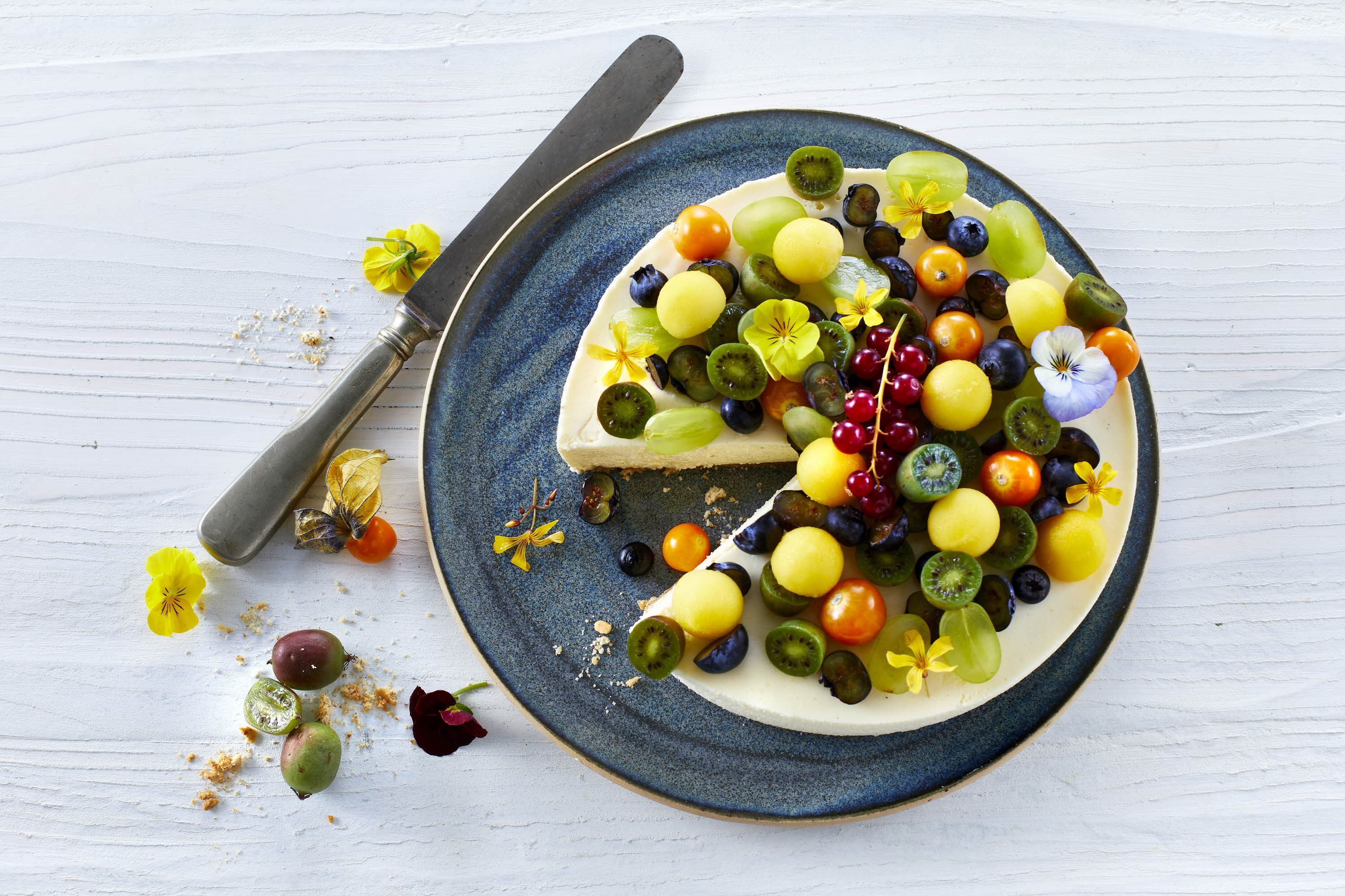 Cheesecake - nem opskrift på klassisk ostekage med bær | Arla