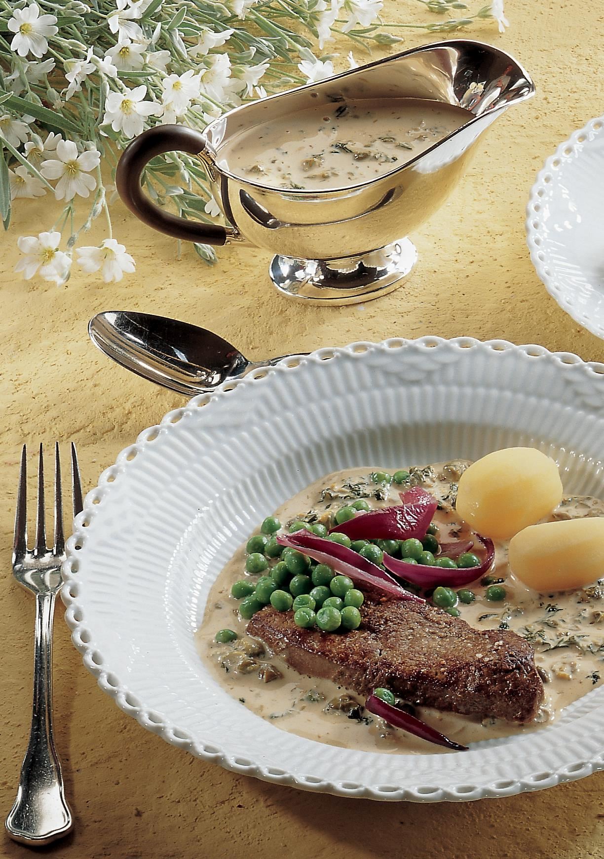 Stegt kalvelever med kaperssauce - Fedtfattig Opskrift - Arla | Arla