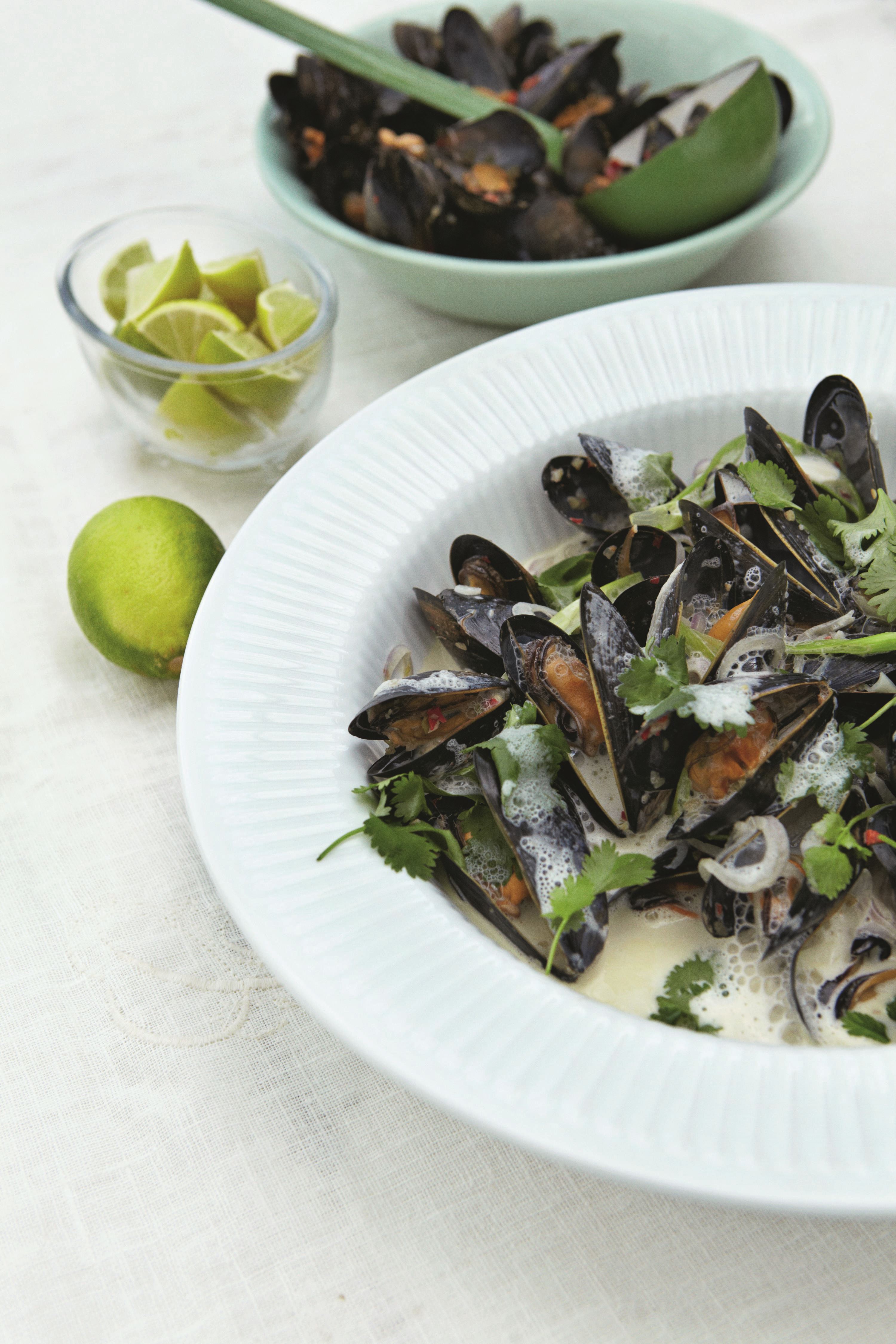 Muslinger i spicy fløde - Opskrift på lækker forret med fisk - Arla | Arla