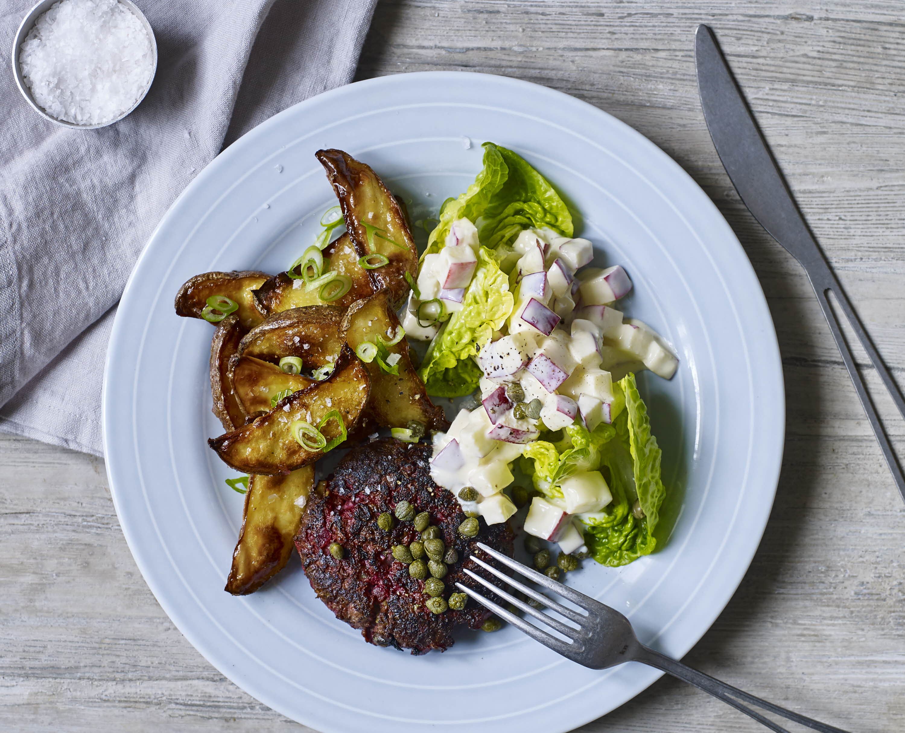 Pariserbøf - Opskrift på klassisk pariserbøf m. rødbeder - Arla | Arla