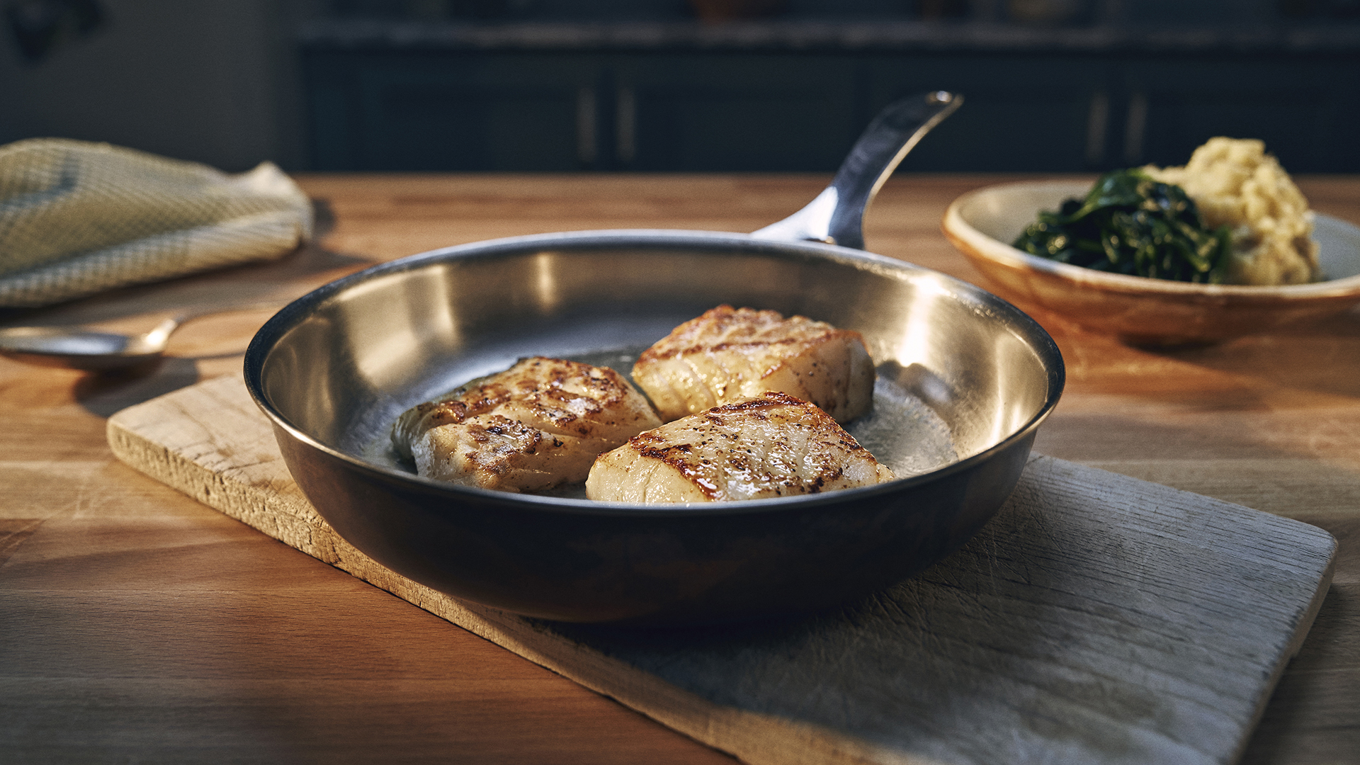 Smörstekt torskrygg med potatisstomp och spenat - Recept | Arla