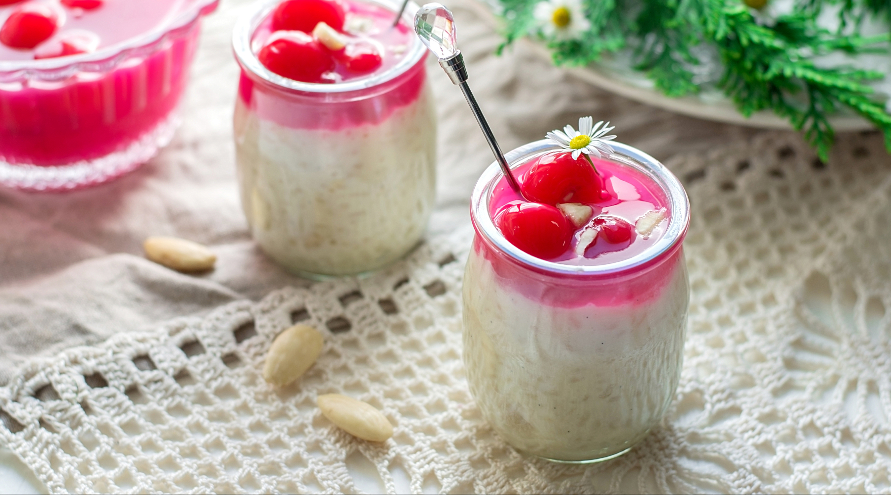 Fromage Yogurt with Almonds - Recipe | Arla UK