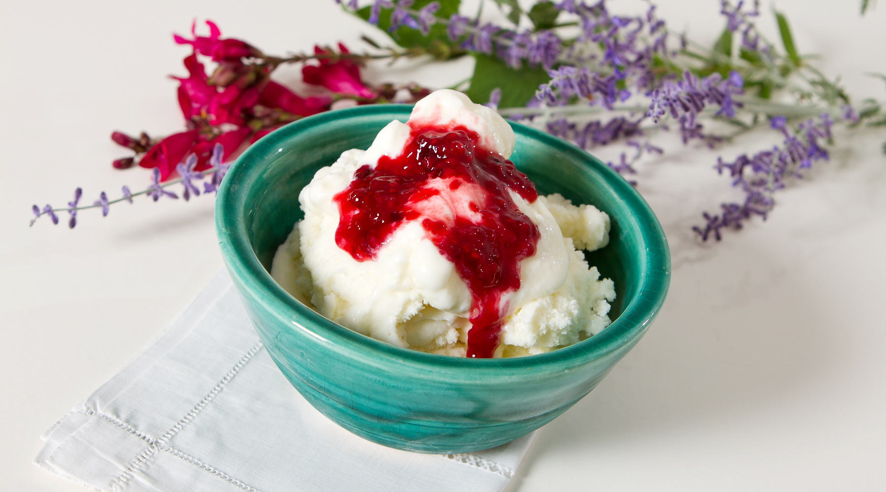 Elderberry Ice Cream with Strawberry Sauce Recipe | Arla UK