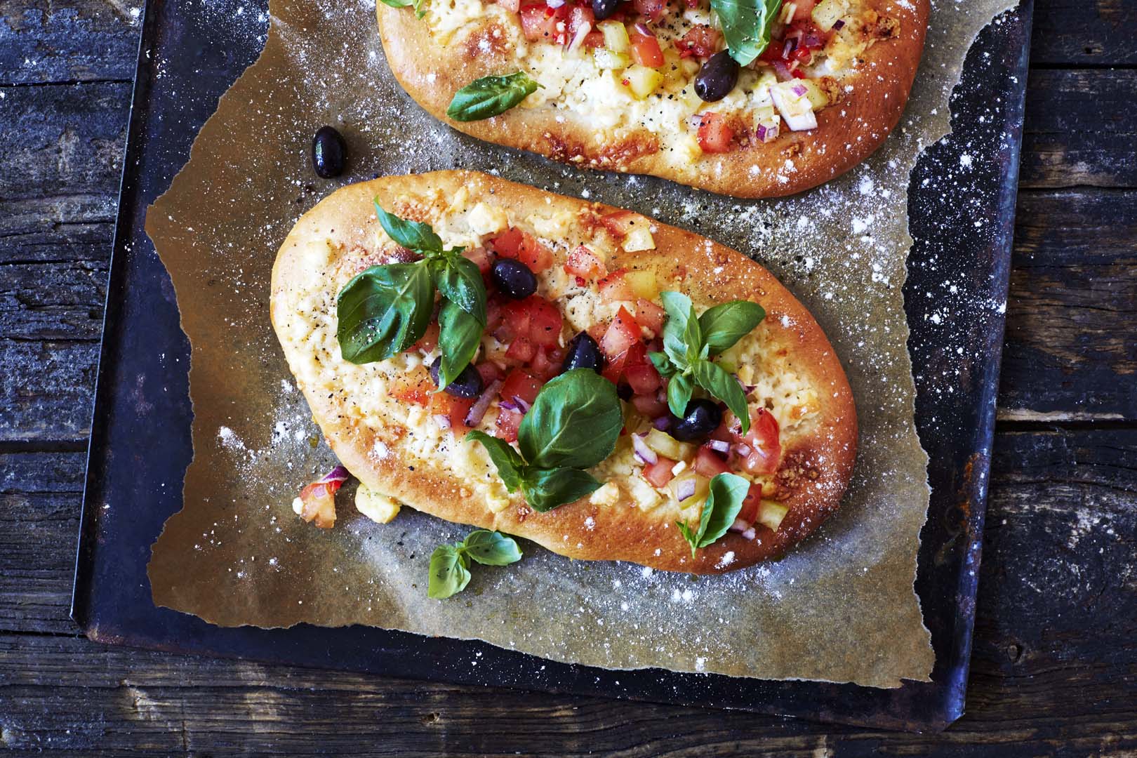 Pizza Bianca with Fresh Tomatoes | Castello®️