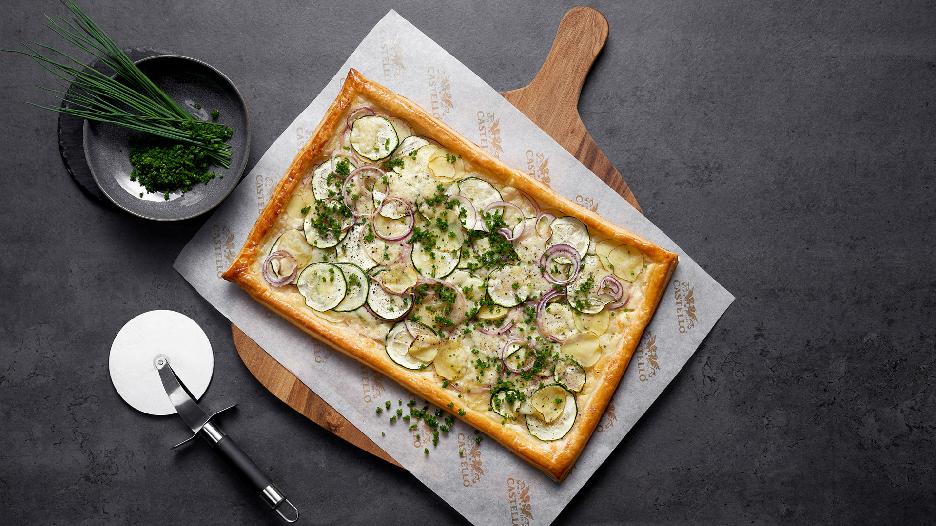 Creamiest Ever Mac and Cheese with Garlic Sourdough Crumb Topping ...