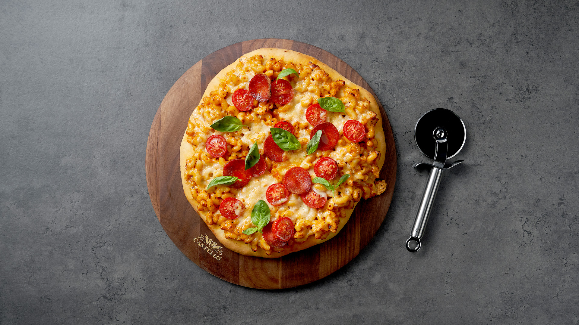 Macaroni and cheese pizza with Castello® Extra Mature Cheddar | Castello®️