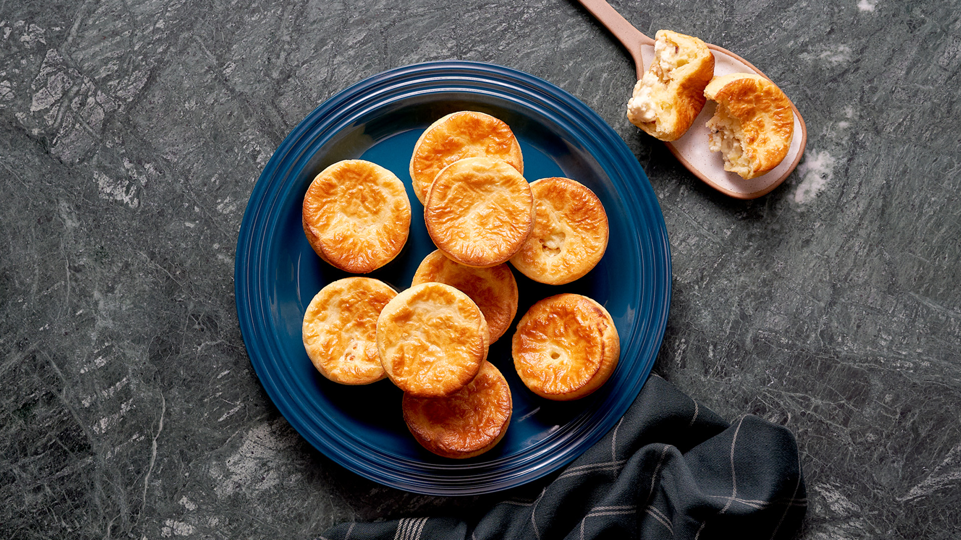 Muffins with Castello® Pineapple and Almond cream cheese filling ...