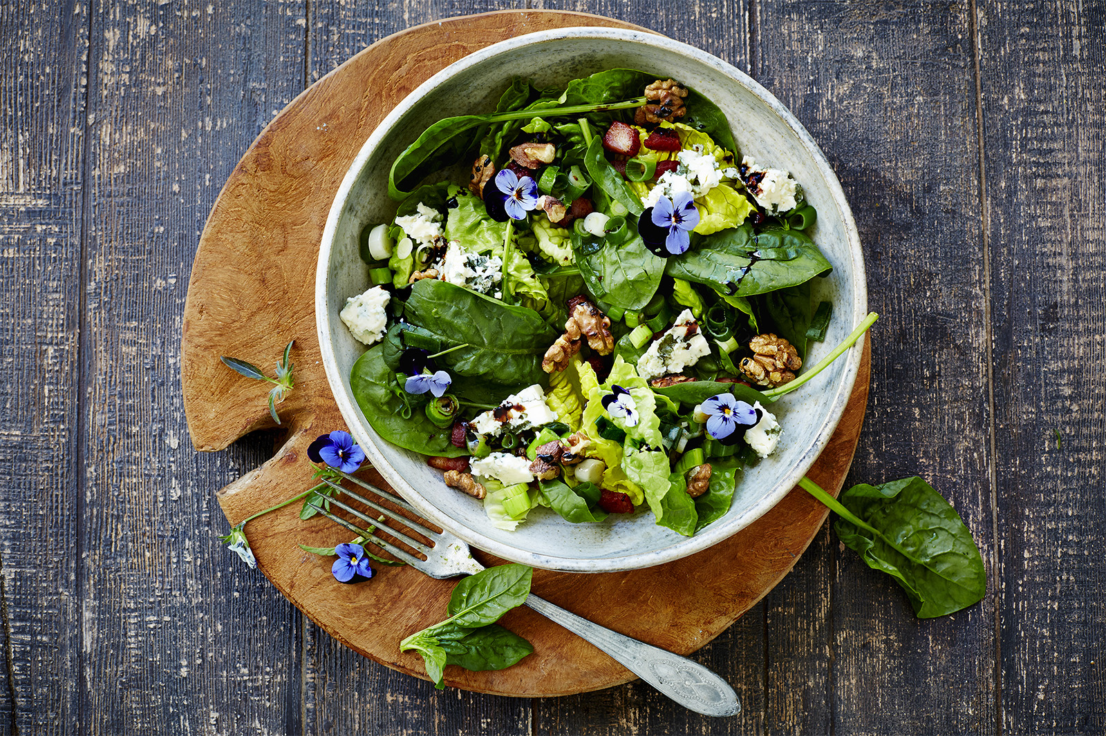 Violet salad with Blue Cheese & walnuts | Castello