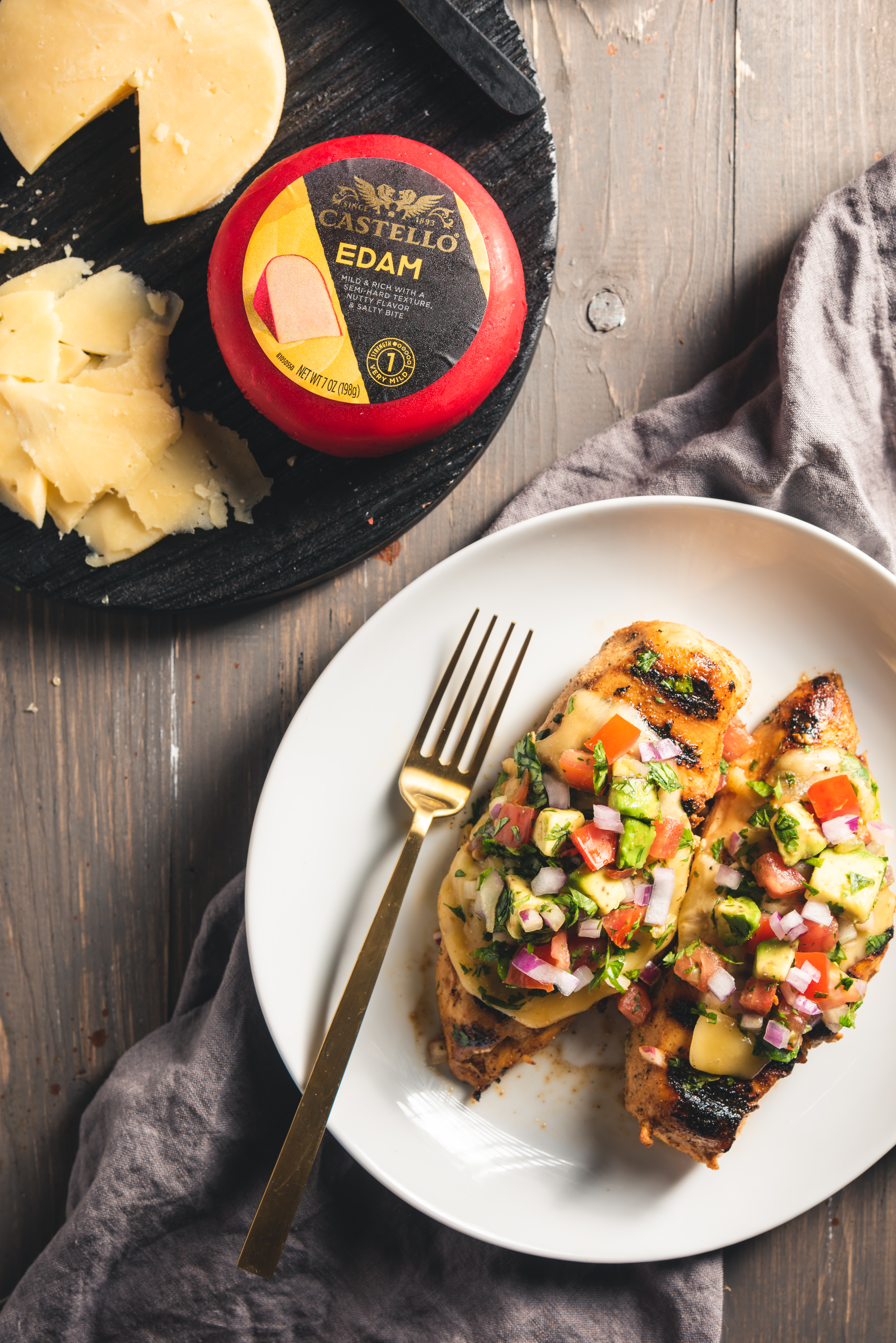 Grilled Chicken with Edam Cheese and Avocado Salsa | Castello®️