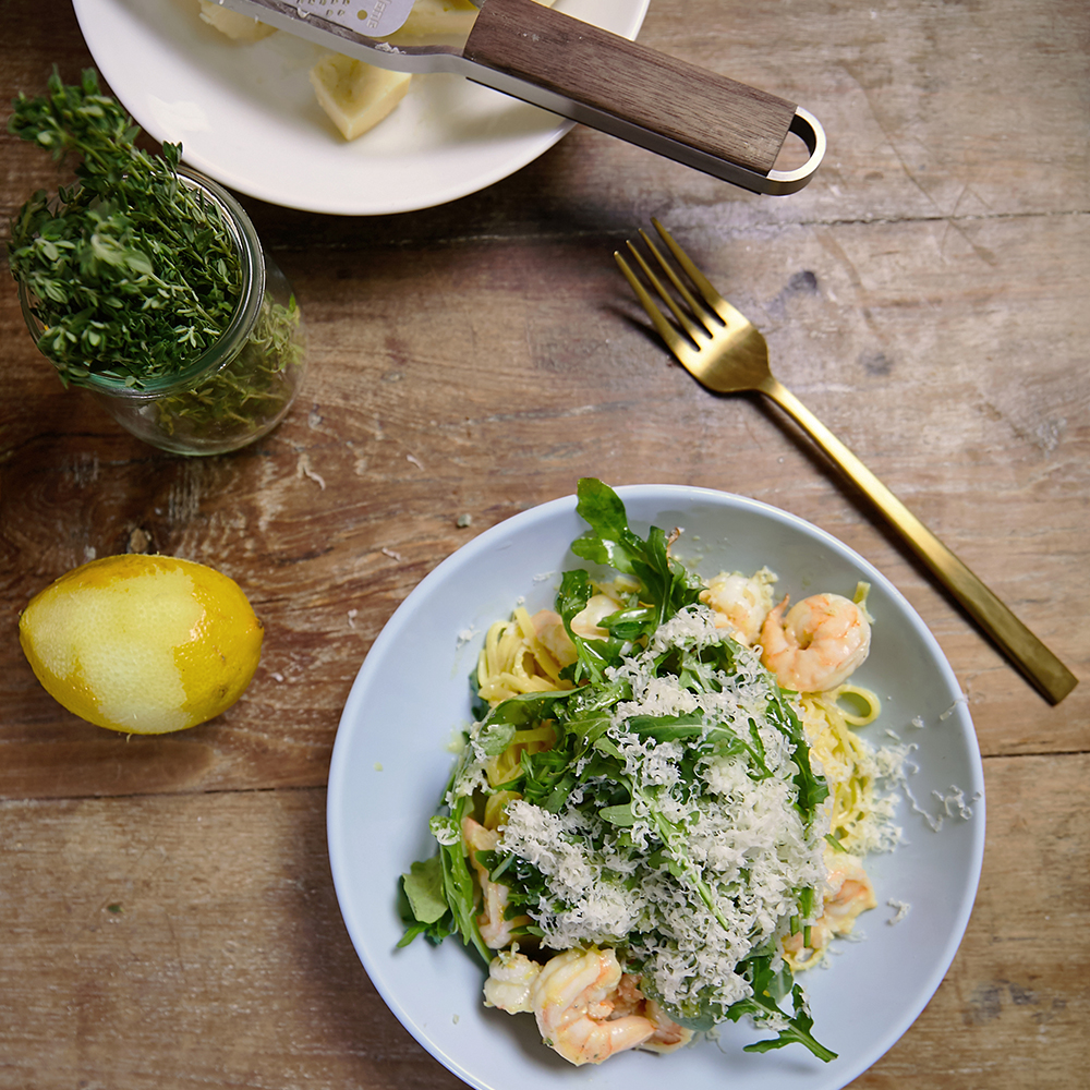 Shrimp pasta with lemon and cheddar sauce | Castello®️