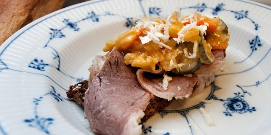 Spidsbryst med pickles og peberrod | spar