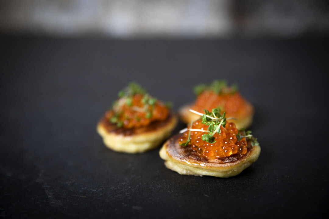 Skyrblinis med lakserogn og karse | Opskrifter | Arla Pro Danmark