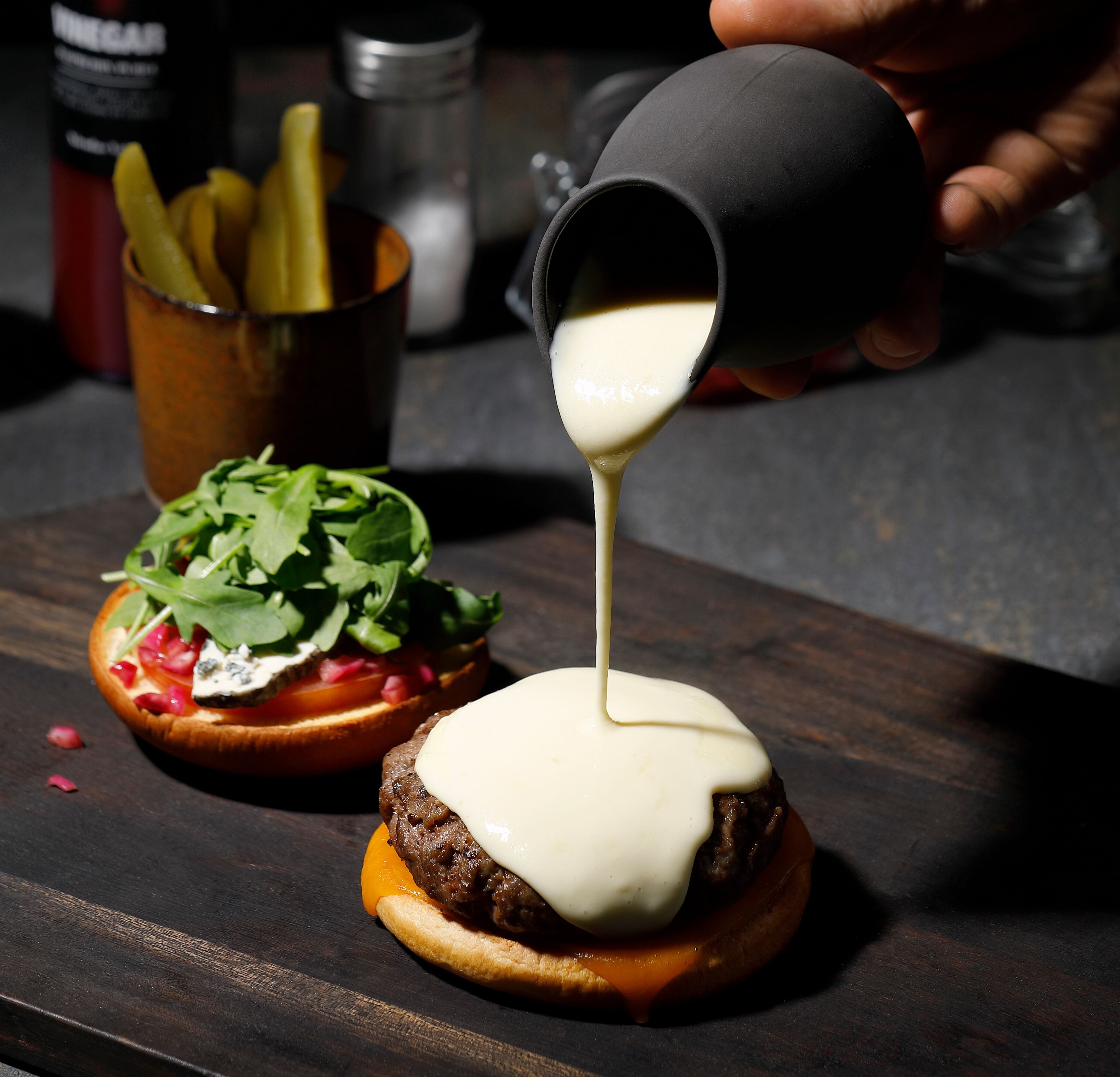 Ultimate Open Cheese Burger | Reseptit | Arla® Pro Suomi