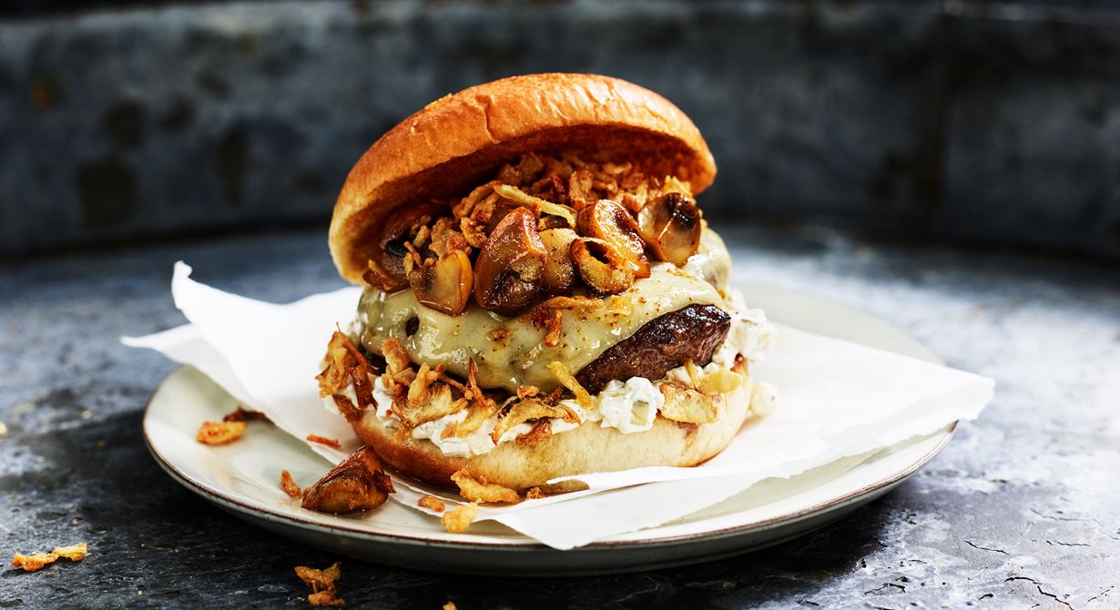 Recette de burger anglais façon English breakfast au cheddar mature ...