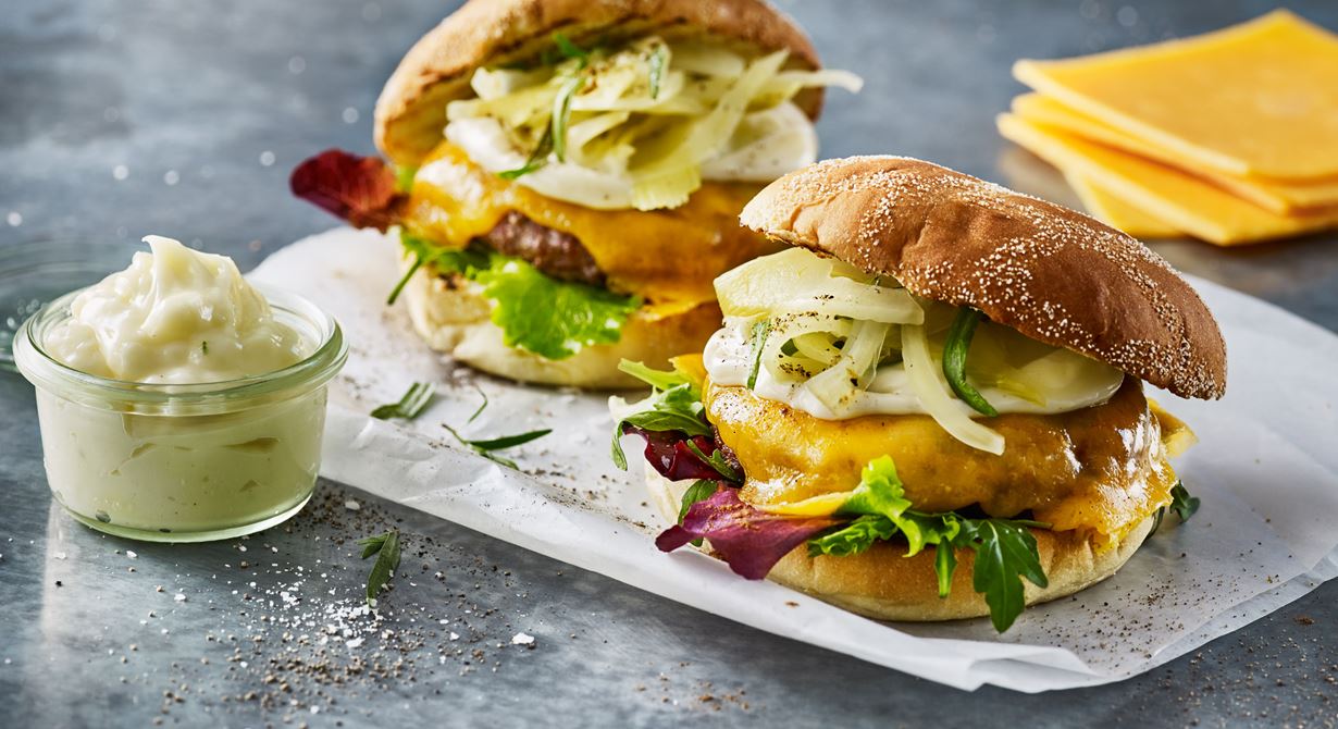 Sweet chili cheeseburger | Arla Pro