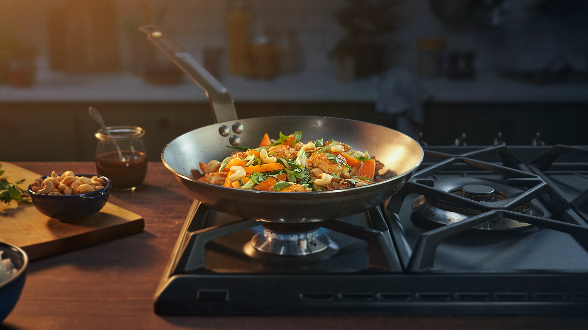 Pollo saltato in padella con salsa Hoisin | Lurpak®