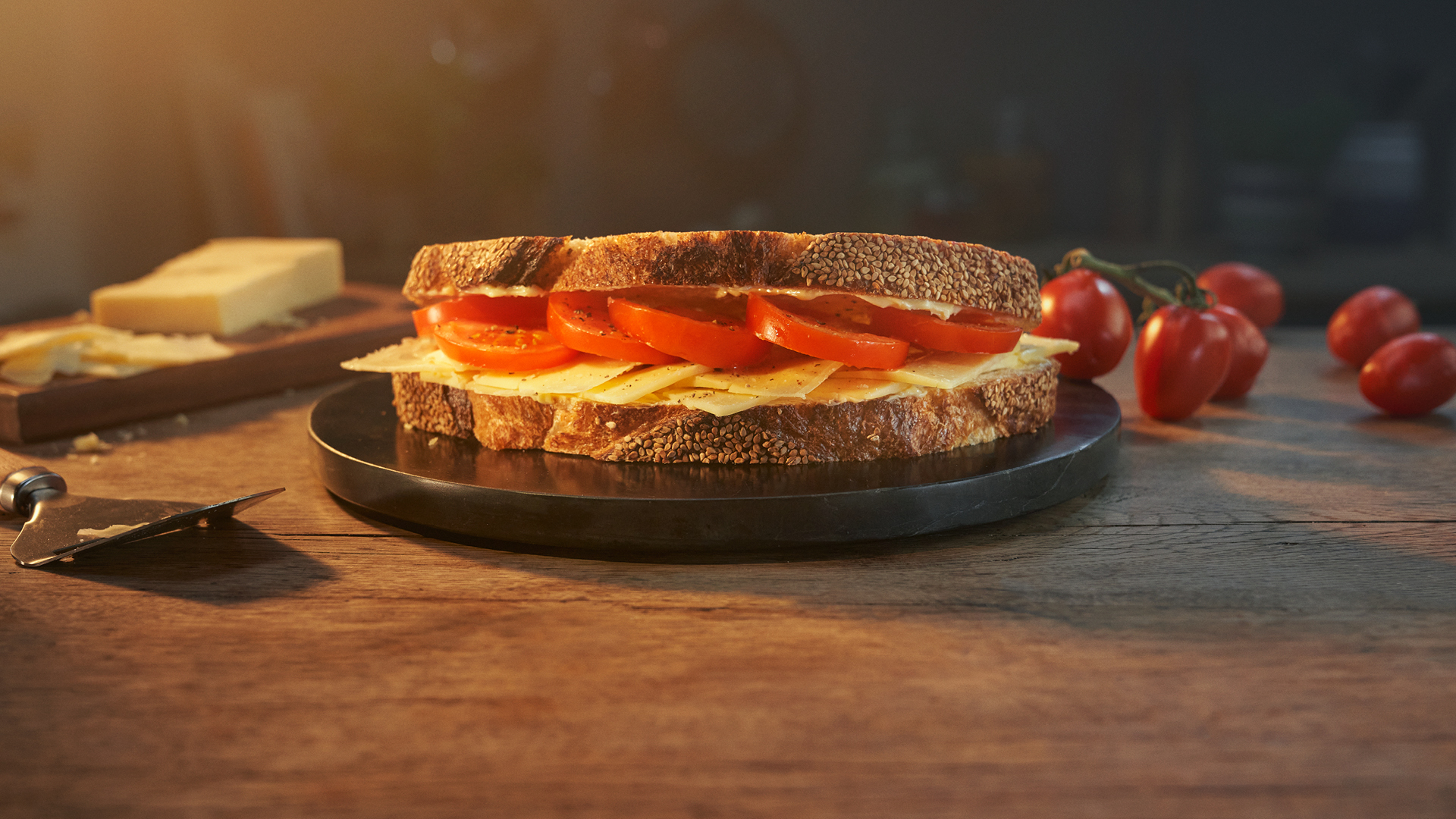 CHEESE AND TOMATO SANDWICH | Lurpak®