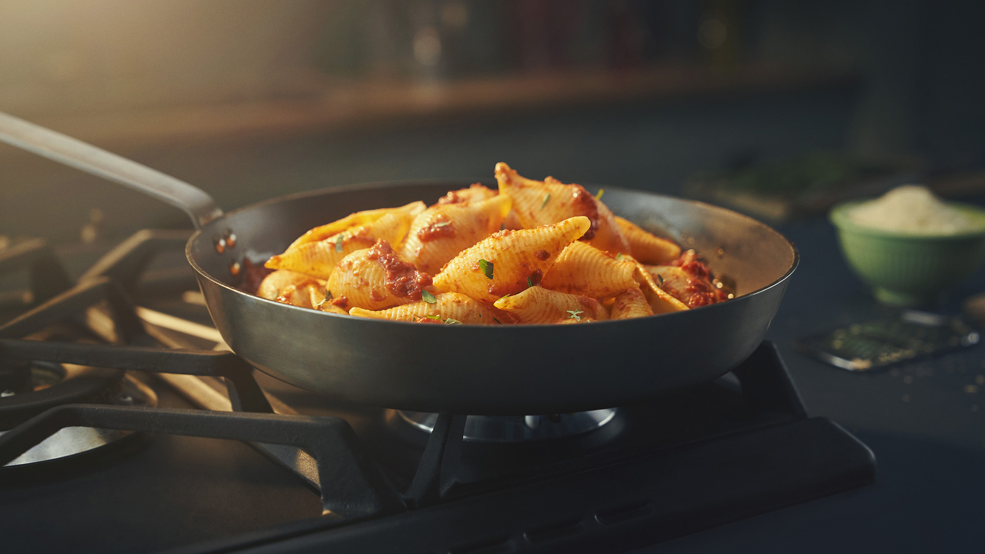 Spicy nduja pasta ( Recipe ) with tomato sauce | Lurpak®