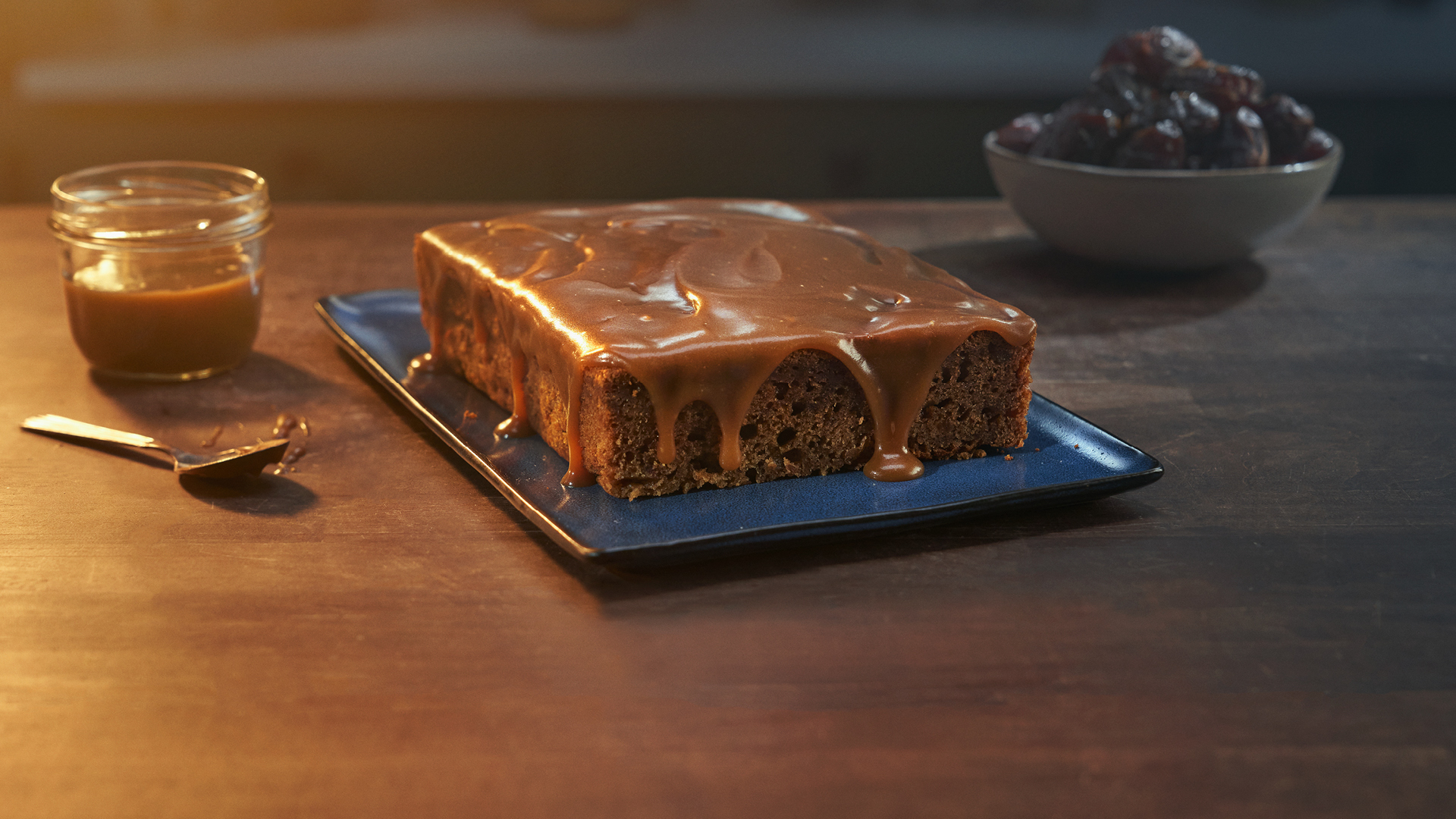 STICKY DATE CAKE WITH TOFFEE SAUCE | Lurpak®